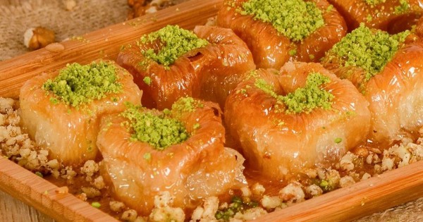 Daily Fresh 500 Gr Traditional Turkish Bulbul Yuvasi Baklava - 0THERS